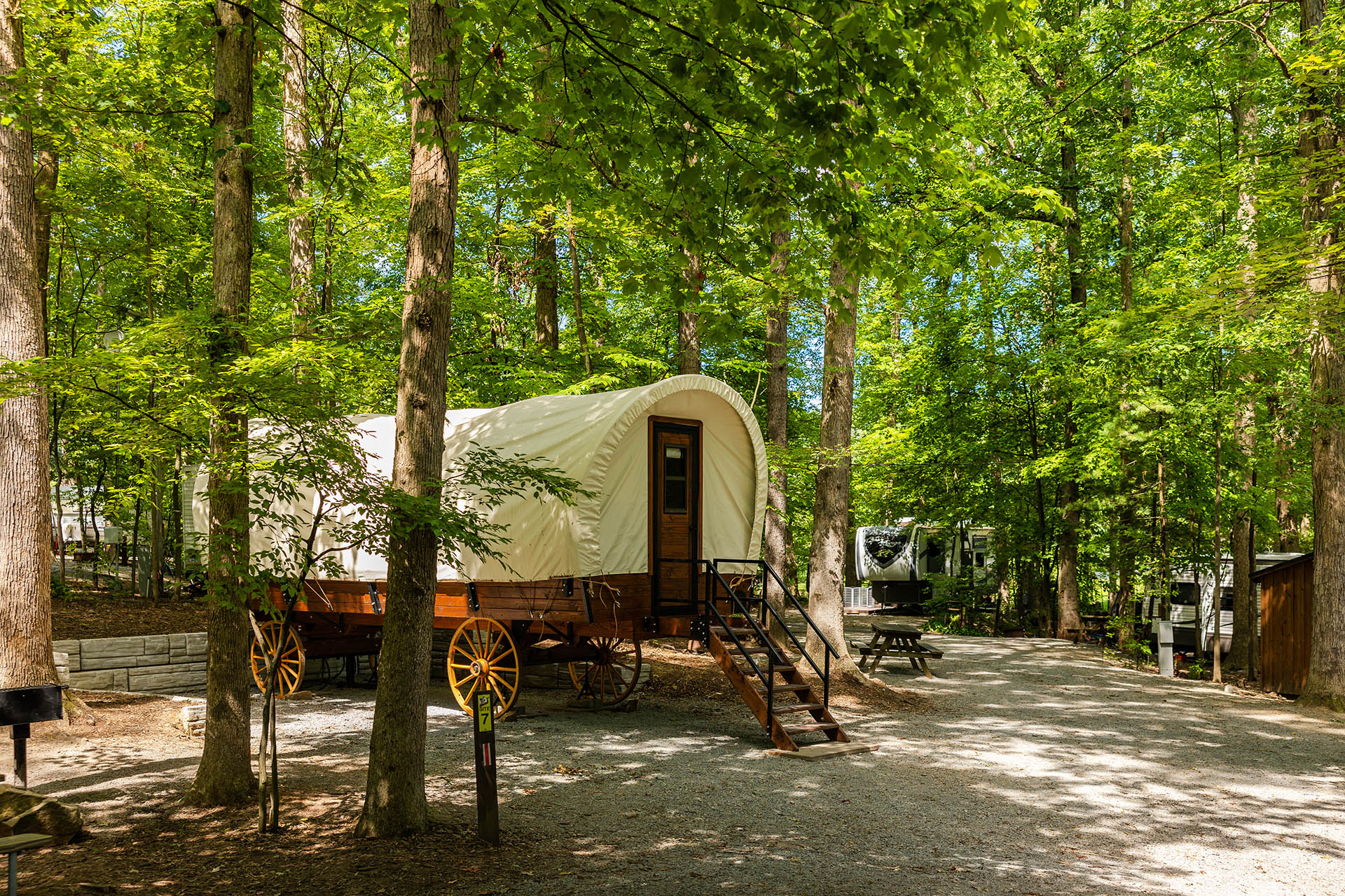 Laurel Highlands Glamping Getaways | Jellystone Park™ Mill Run Cabins ...